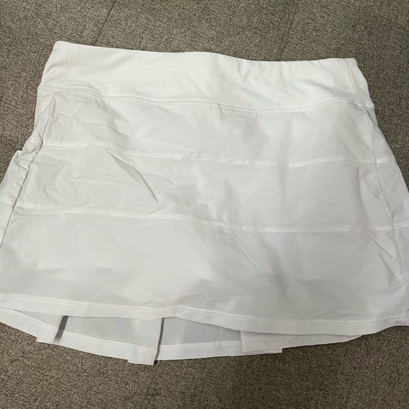 HALARA | Skirts | Super Sale White Halara Skirt Barely Worn | Poshmark